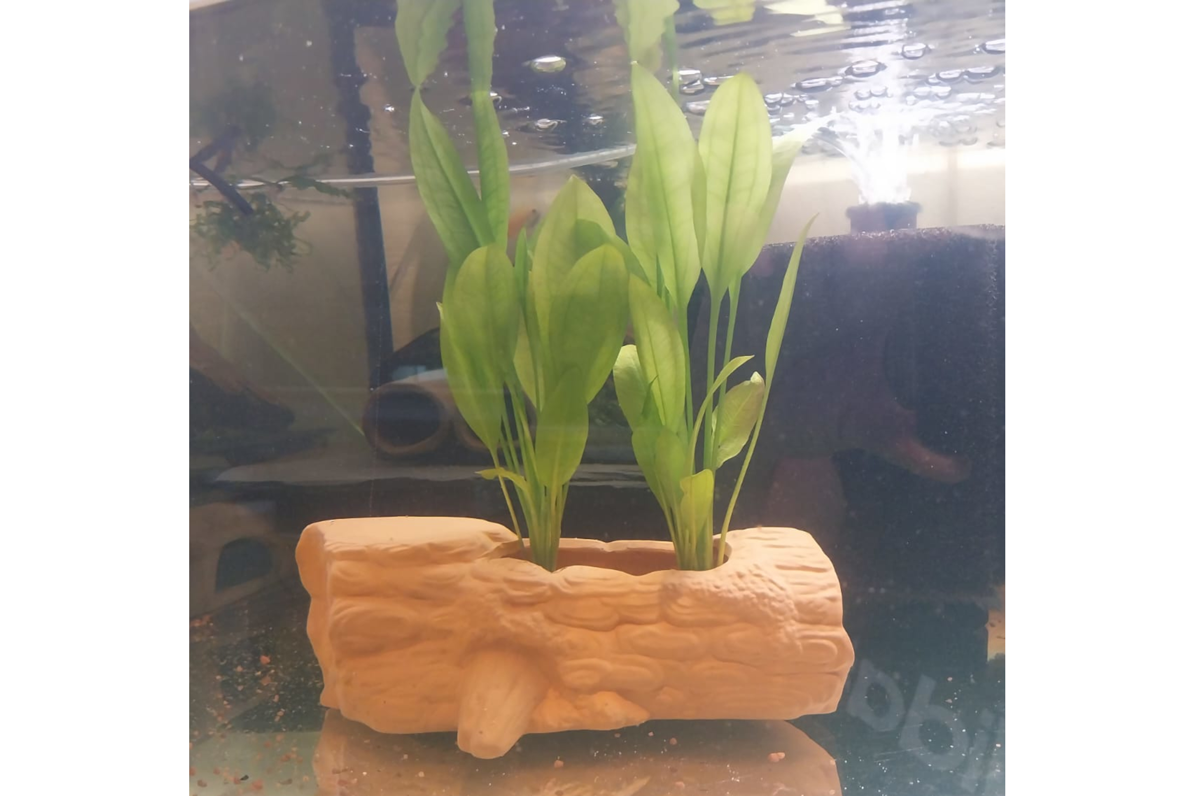 Pflanzhilfe aus Ton in Baumstammform fürs Aquarium